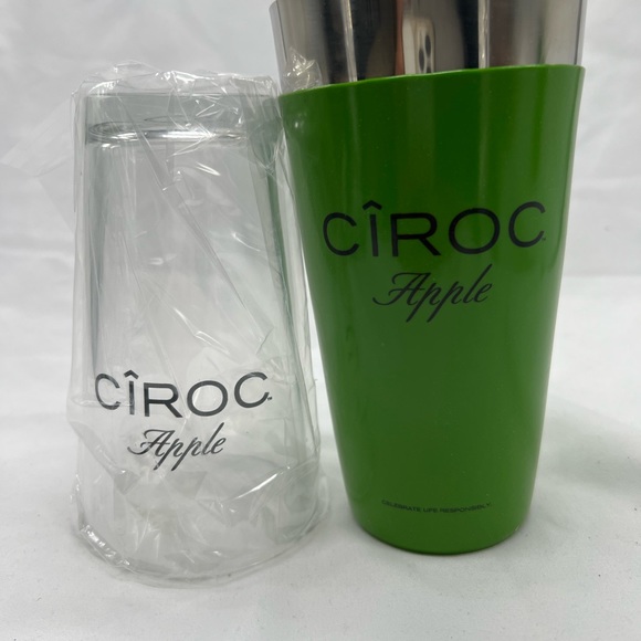 no brand | Kitchen | Cocktail Shaker And Glass Metallic Green Neon From ...